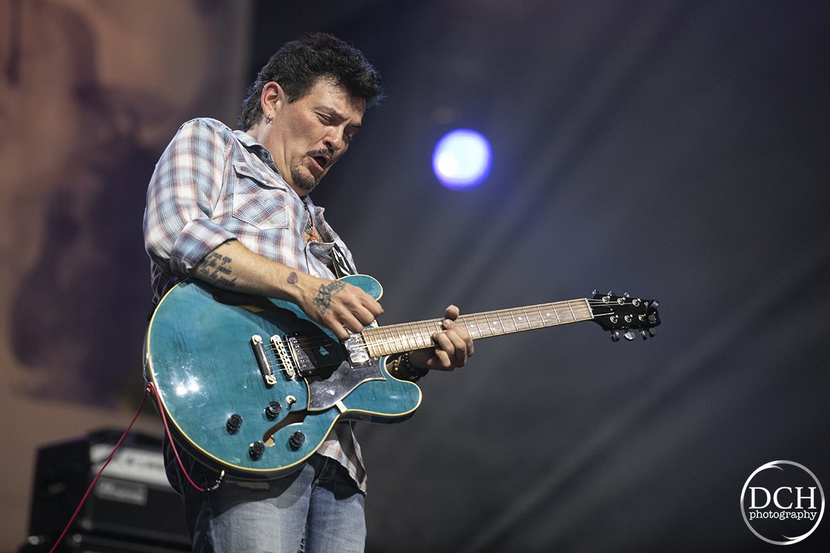 Concertfoto's: Kat Riggins Feat. Mike Zito Band I Bluestown Music