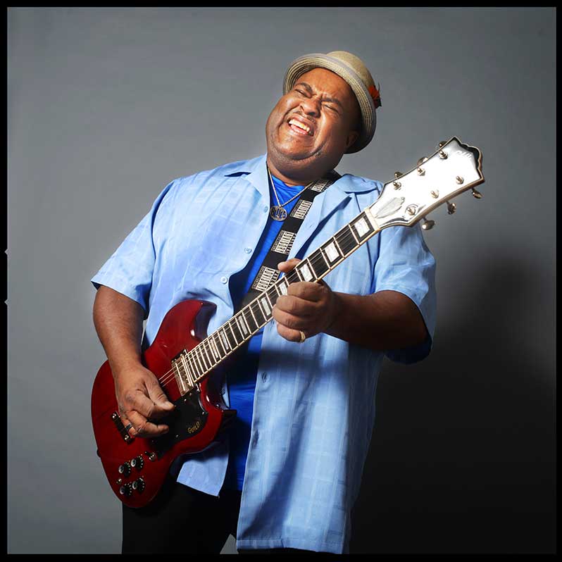 Single I Larry McCray - Bright Side I Bluestown Music