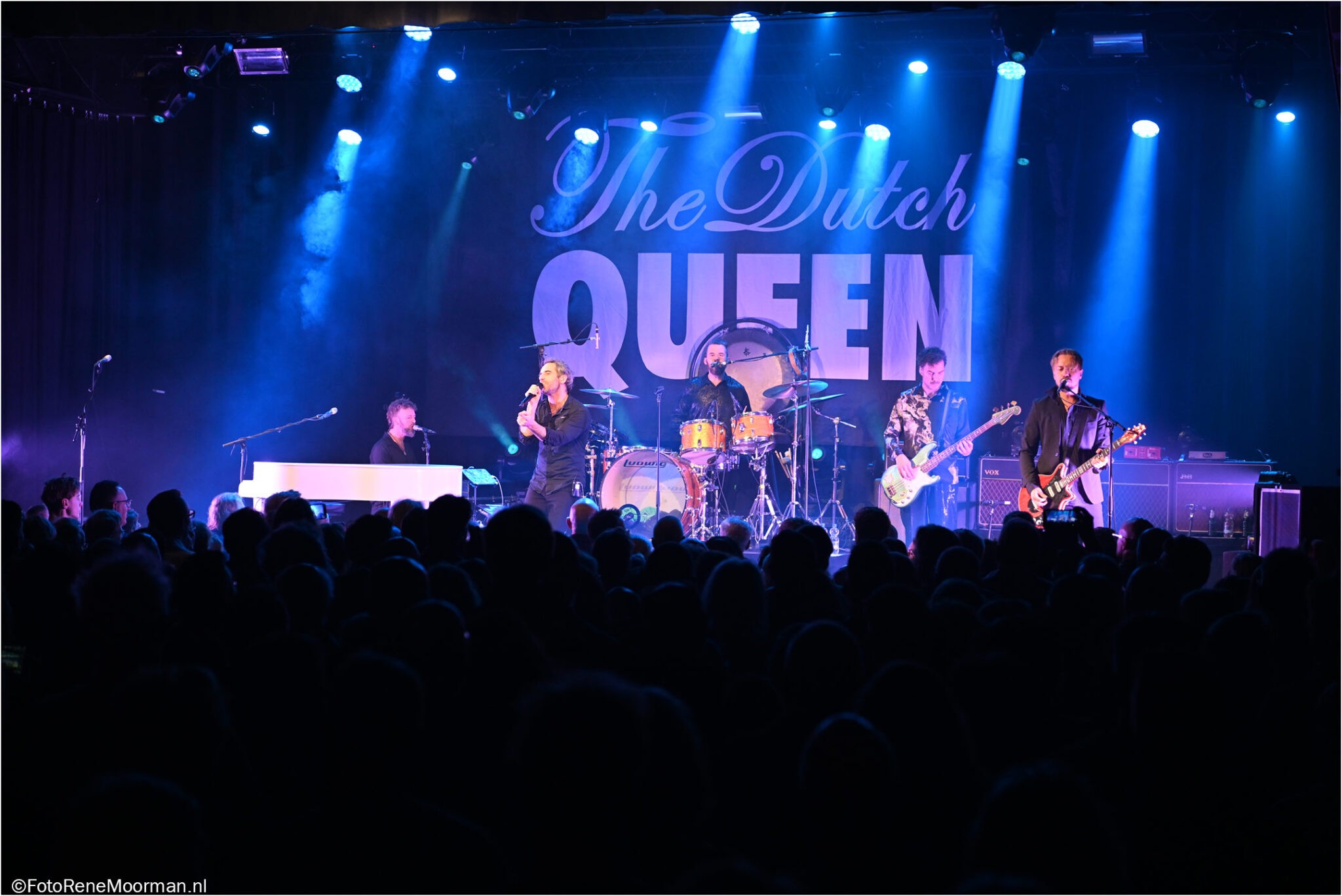 Concertverslag: The Dutch Queen - 50 Jaar Bohemian Rhapsody I Bluestown ...