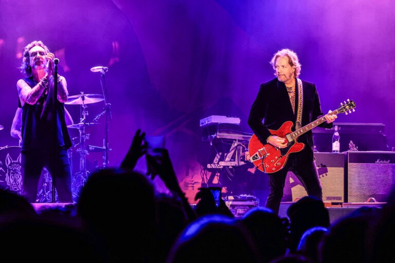 Concertfoto's: The Black Crowes I Bluestown Music